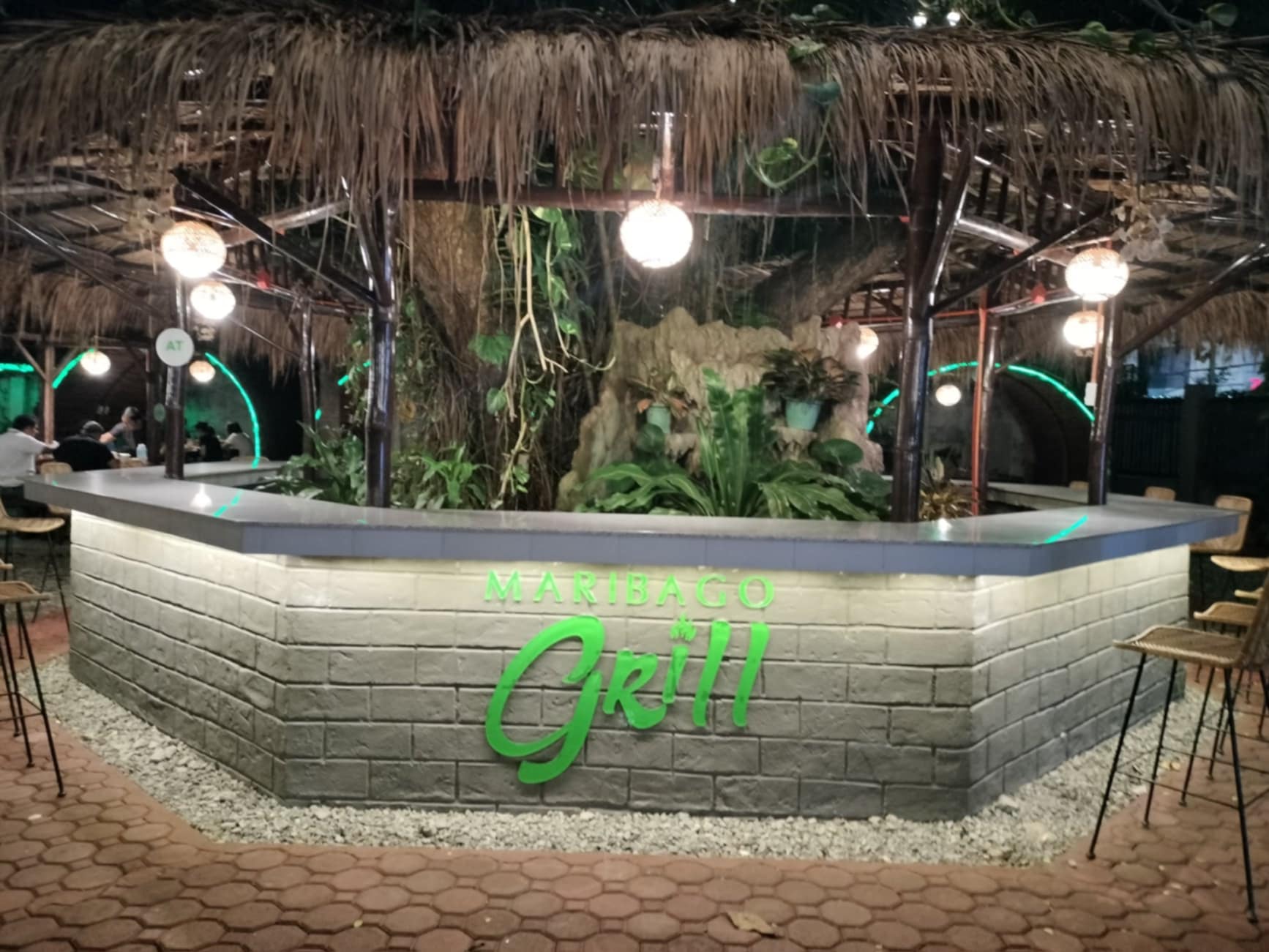 【レストラン食事プラン/マクタン島】南国感溢れる老舗レストラン「Maribago Grill（マリバゴグリル）」でフィリピン料理 （日本語ガイド＋往復送迎付き）｜オプショナルツアーの予約はJTB