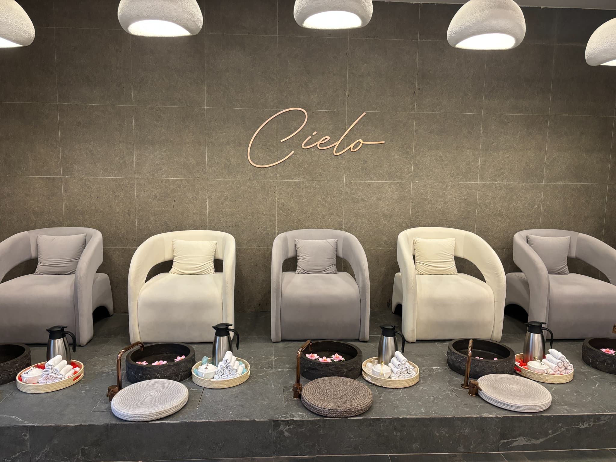 【街スパ】～CHIELO SPA～「シエロ・スパ」で、極上スパ体験＋アジアンテイスト料理のお食事付き♪〈往復送迎＆日本語ガイド付きプラン ...